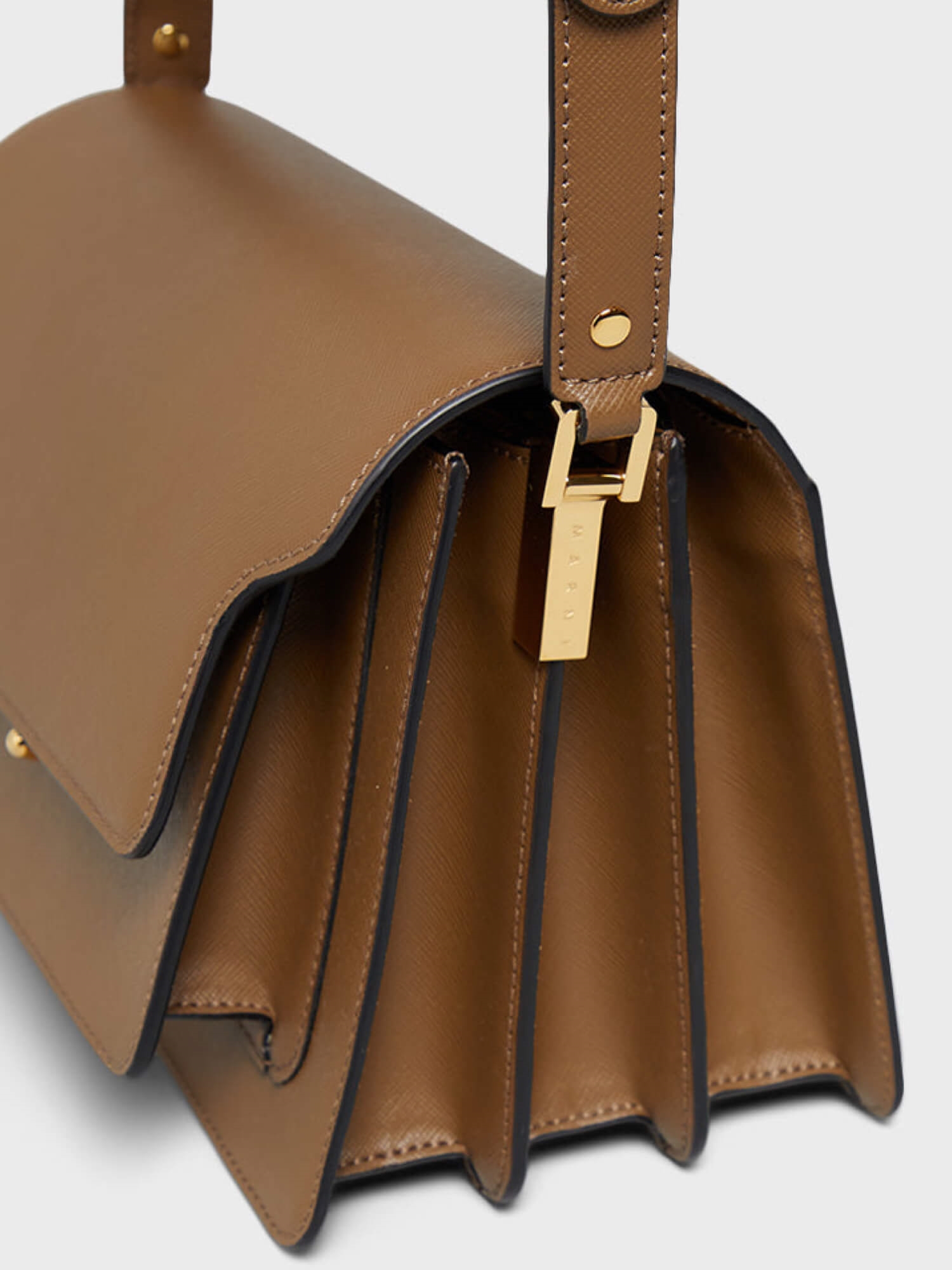 Saffiano Medium Trunk Bag fra MARNI i Cigar → køb nu